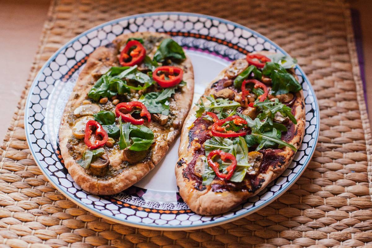 Quick and Easy Vegan Pitta Pizzas - kale and Kettlebells